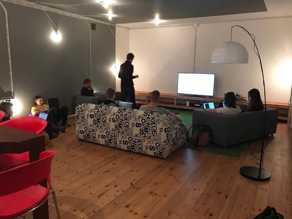 It's still easier to learn coding from videos (than interactive tutorials)